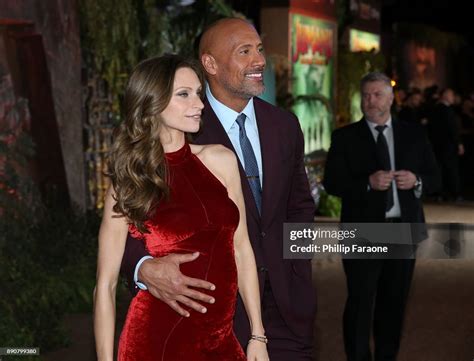 Lauren Hashian And Dwayne Johnson Attend The Premiere Of Columbia News Photo Getty Images