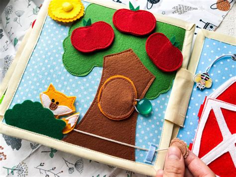 Книжка из фетра своими руками как сшить по выкройкам развивающую книгу сказок Схемы шаблоны