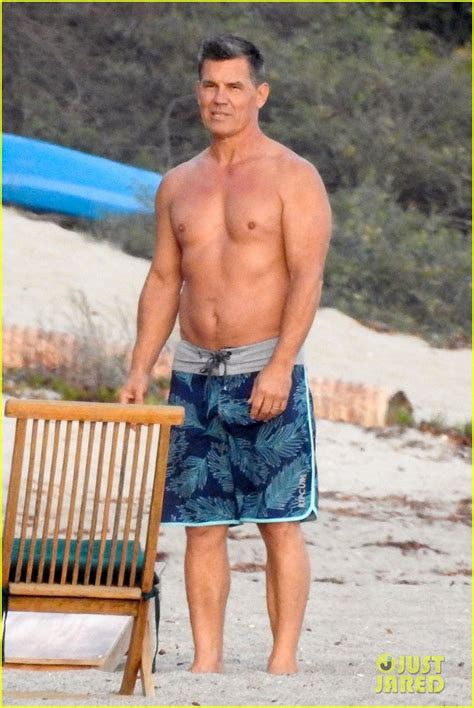 Josh Brolin Puts His Buff Body While Shirtless At The Beach Photo 4172729 Josh Brolin