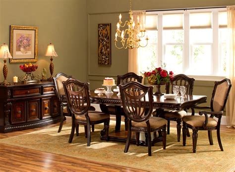 Make A Lasting Impression On Your Guests With This Stately Grand