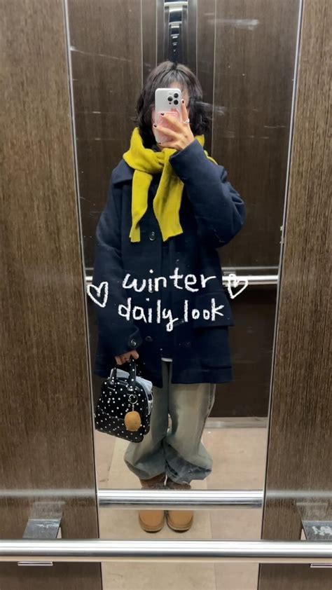 깸이 요즘 결혼식날 필카 이벤트를 많이 하더라구요 그래서 저도 여러개 사두고 하객분들이 자유롭게 찍어주시는 이벤트 준비하려 했는데 웨딩디렉터님이 그럼 필름 회수하기도