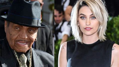 Дочь Майкла Джексона щемяще попрощалась с дедушкой Showbiz