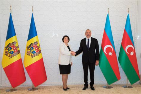 Гаврилица и Алиев подчеркнули важность активизации экономического сотрудничества