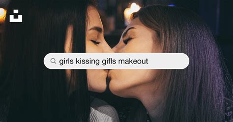 Girls Kissing Ls Makeout Pictures Download Free Images On Unsplash