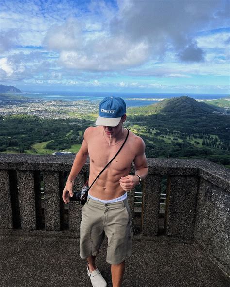 Alexissuperfans Shirtless Male Celebs Noah Beck Shirtless Ig Pics