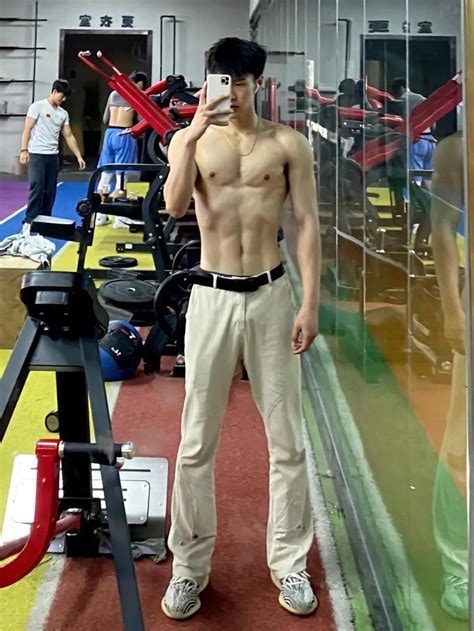 190cm猛男山东师范大学肌肉帅哥又痞又会撩 知乎