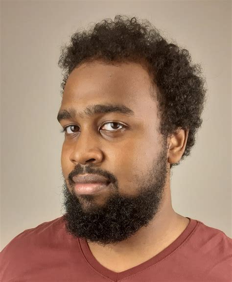 Nabil Mustafa Medium