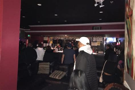 Polícia interrompe festa em clube de sexo com 80 pessoas em Nova York GQ Noticias