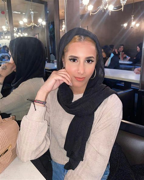 Who Would Bend Me On This Table Scrolller