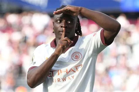 Jeremy Doku Explains What Hes Learned So Far At Man City Manchester