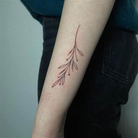 10 Best Minimalist Vine Tattoo Ideas That Will Blow Your Mind