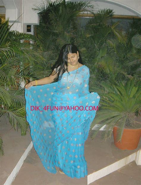 Indian Girls N Aunties Arpitha Aunty In Blue Saree