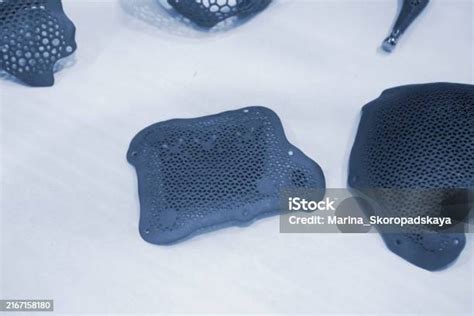 개별 환자별 두개골 플레이트 그리드 생체 적합성 티타늄 3d 프린터 3차원 인쇄에 대한 스톡 사진 및 기타 이미지 3차원