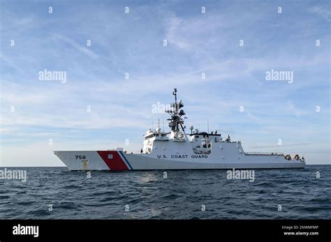 Uscgc Stones Wmsl 758 Crew Navigates In The Atlantic Ocean Jan 18