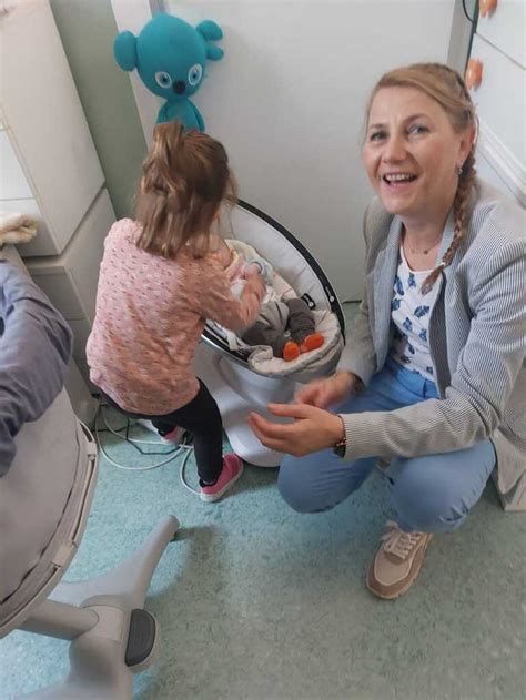 FOTO Medicinske sestre iz KBC a Split razgovarale plesale i igrale se sa štićenicima Centra