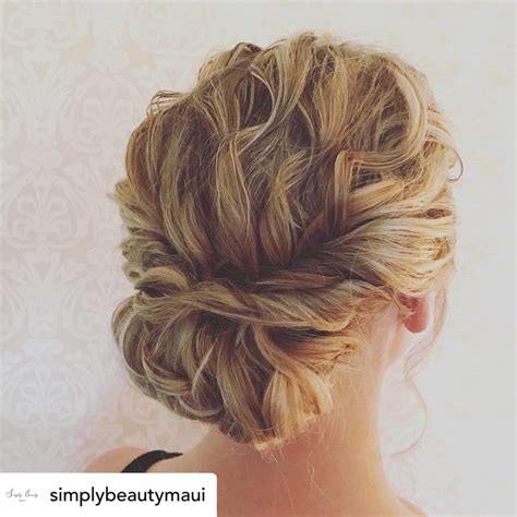 10 Easy Hairstyles For Work That Look Polished In Minutes