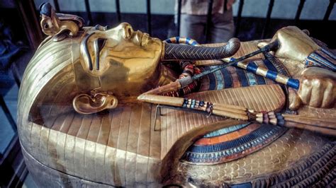 King Tutankhamun Real Discovery Photos Of Boy Pharaoh39s