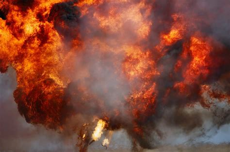Al Menos Cinco Muertos En La Explosión De Una Planta Química En C