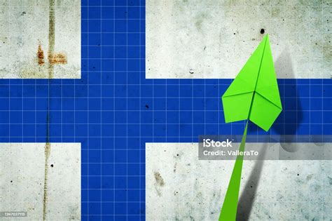 핀란드 국기의 배경에 위쪽 화살표 종이 평면 경제 회복 공간3d 일러스트를 복사합니다 개념에 대한 스톡 벡터 아트 및 기타 이미지 Istock