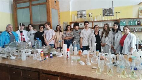 ტყიბულის N6 საჯარო სკოლის ეკოკლუბელთა შემეცნებითი ვიზიტი ლაბორატორიაში ეტალონი