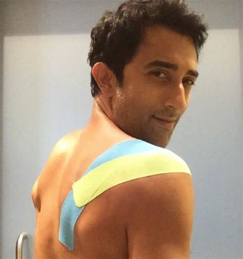 Shirtless Bollywood Men Rahul Khanna Hotness The Thinking Man S Sex