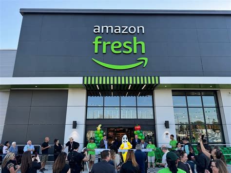 Amazon Fresh Expands With Nine Stores Retail And Leisure International