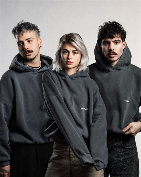 МОЛЕЦ Molecofficial • Threads Say More