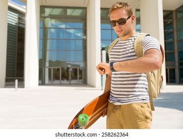 7 659 Guy Looking At Clock Images Stock Photos Vectors Shutterstock