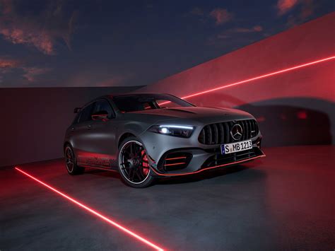 Сравнение Bmw New Class C и Mercedes Benz A Класс Amg 45 Amg S по характеристикам стоимости