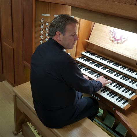 Pascal Vigneron à Propos Dune Intégrale Collective De Loeuvre Pour Orgue De Messiaen