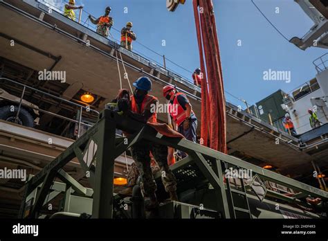 Us Marines With Combat Logistics Regiment 3 Clr 3 3d Marine Logistics Group Mlg And