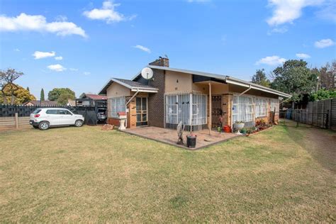 3 Bedroom House For Sale In Witfield P24 116247172