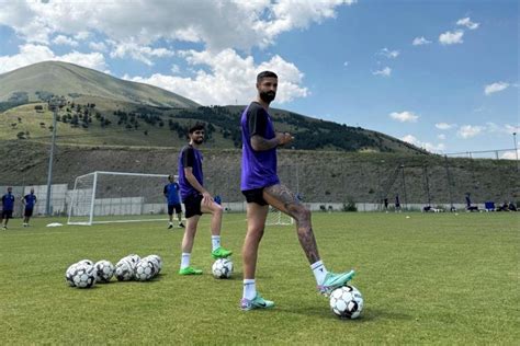 انتقاد تند از تتوی هنجارشکنانه آرمین سهرابیان روزنامه هفت صبح