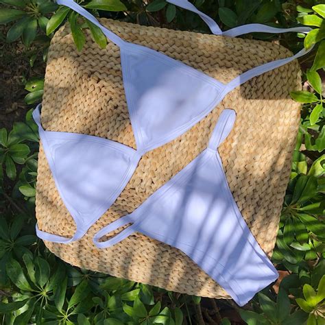 Maple Bikinis Bikini Básico En Blanco 🤍 Cómpralo Por Solo Un Precio De ₡14990 Bikini