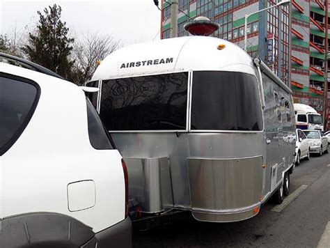 완벽시설 중고캠핑카 중고캠핑트레일러 에어스트림 샤워실 침실 에어컨 화장실 조리시설등 풀옵션