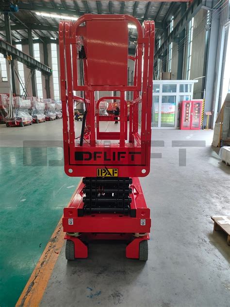 Self Propelled Scissor Lift Delivered To Uae Dflift