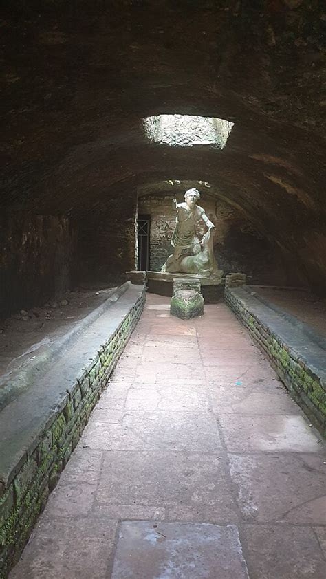 Mithraeum Des Bains De Mithra — Wikipédia