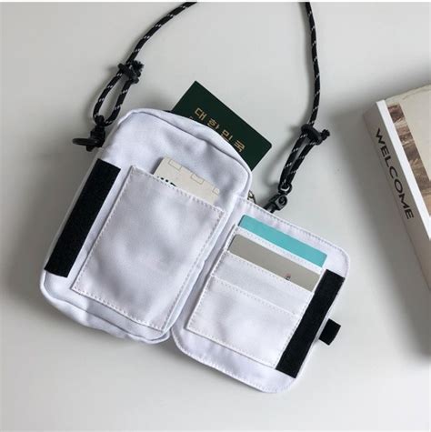 당일발송 6col 캔버스 여행 캐주얼 보조 지갑가방 바캉스룩 휴가 패션룩 여행용 여권지갑 비치백 미니 남여공용 휴가가방 생활방수 폰백 크로스백 Fa823 에이블리