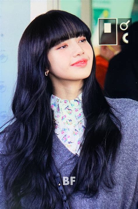 Blackpink的lisa把机场变成她的跑道后走红网络 即时尚