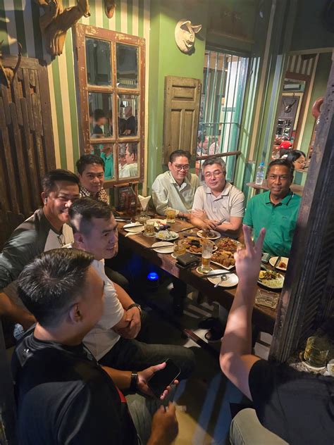 Zay ကျွန်တော့ရဲ့ ၂ တန်းထဲက အဆက်မပြတ်ခဲ့တဲ့ သူငယ်ချင်းတွေထဲမှာ အမ