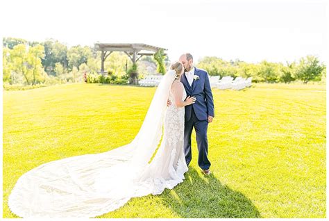 Caitlyn And Dans Owera Vineyards Wedding In Cazenovia Ny