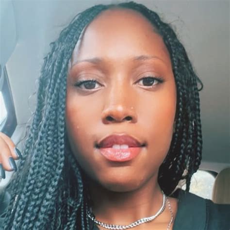 Meghelena On Threads