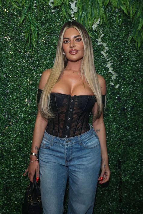 Megan Barton Hanson Still In Talks To Go On All Stars But One Man Gave Her Ick Daily Star