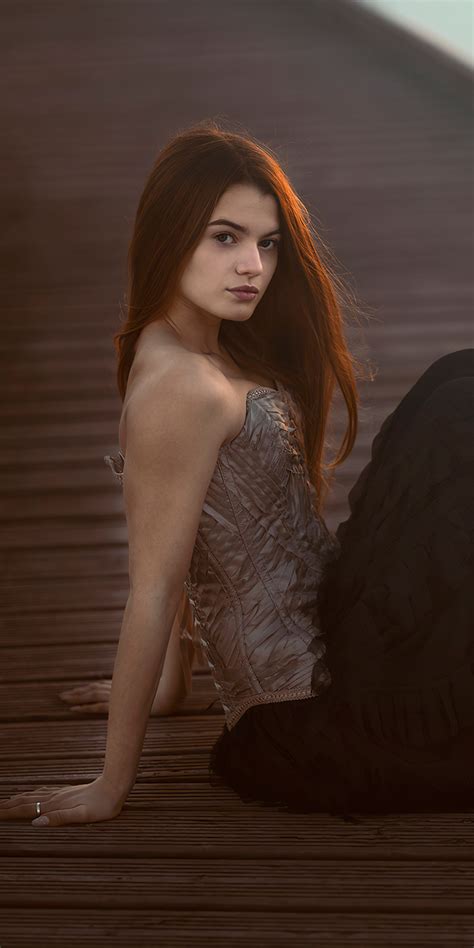 1080x2160 Girl Pier Side 4k One Plus 5t Honor 7x Honor View 10 Lg Q6 Hd 4k Wallpapers Images