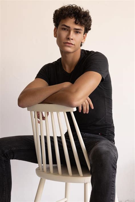 Un Rayonnement Incroyable Noah Damsterdam Shoot Chez Boy Surminski