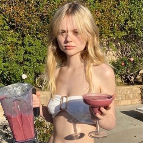 Pin De Lies Em 𝐨𝐜 ›› Ruby Marshall Modelos Garotas Cabelo