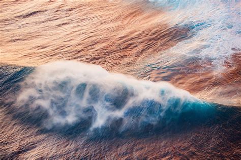 Big Swell At Peahi One Of The Biggest Swells In Years Love Water