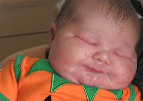 RoĐen Je DeČak DŽin Težak Je Skoro Kao JednogodiŠnje Dete Doktori