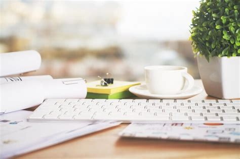 Premium Photo Table With Keyboard