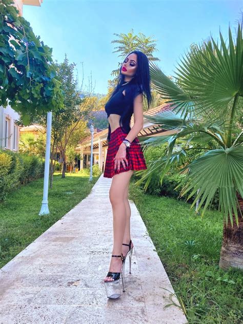 Mali Ubon R Pleaserheels